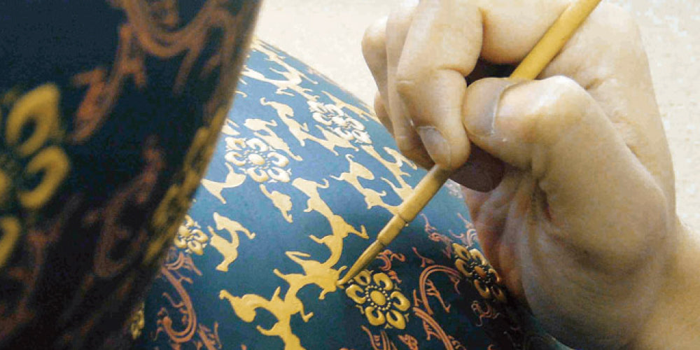 Kingyoku Nakata | Kutani Ware Artist with Aotsubu Technique – tagged ...